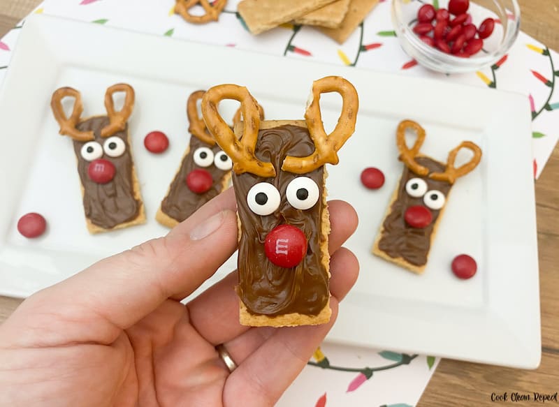 28 Edible Christmas Crafts for Kids [fun & easy!]