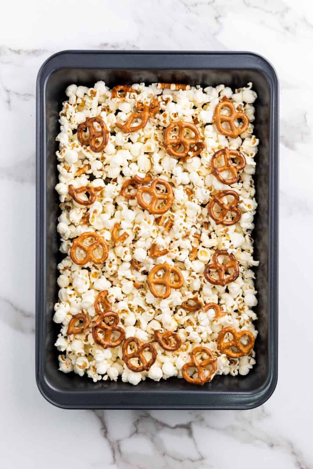 Christmas Popcorn - Three Kids, Three Cats, and a Husband