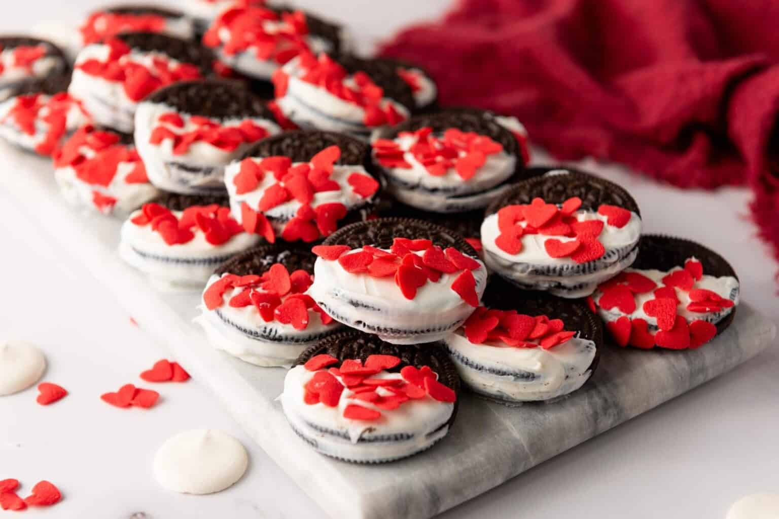 White Chocolate Dipped Valentine’s Day Oreos - Three Kids, Three Cats ...