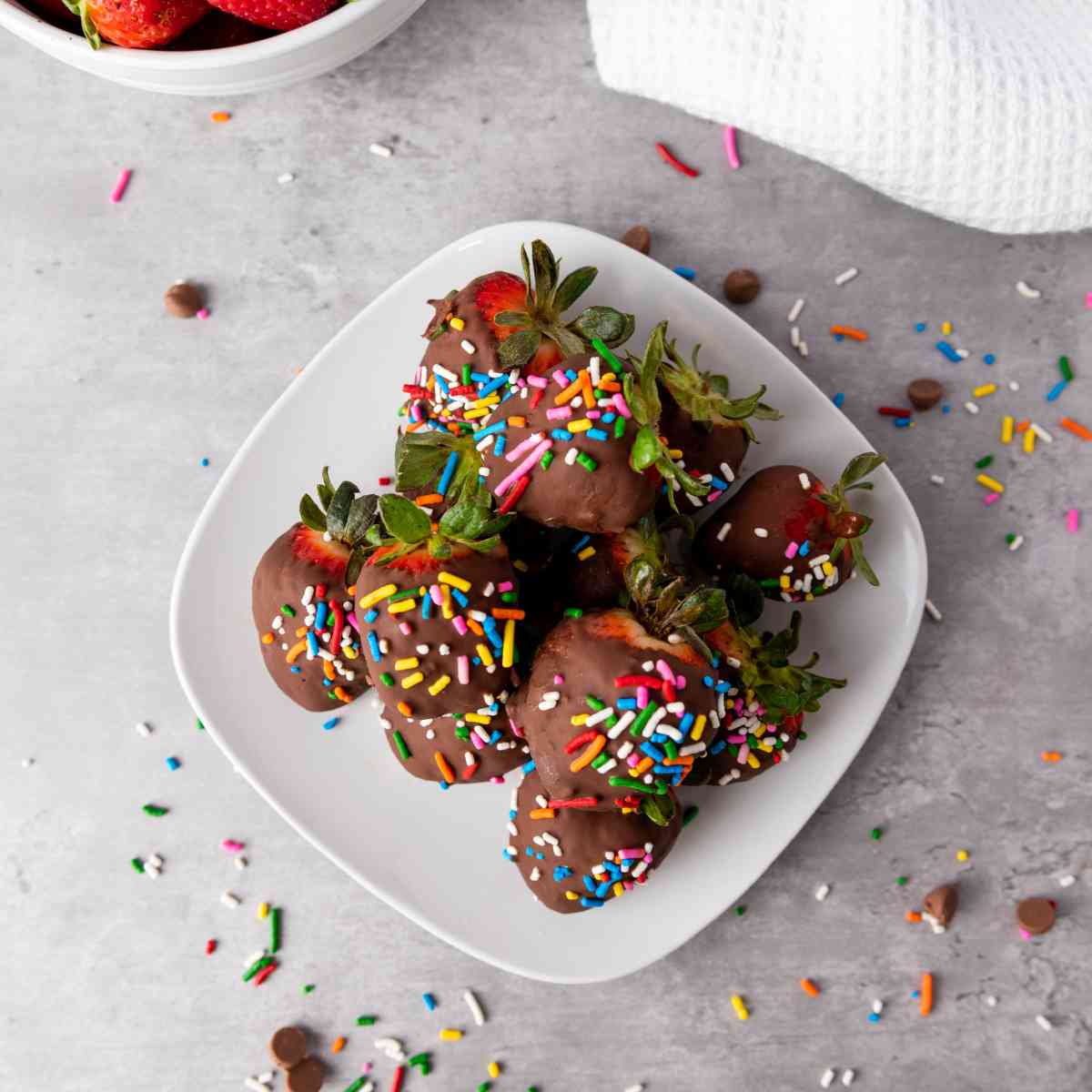 Chocolate Covered Strawberries with Sprinkles - Three Kids, Three Cats ...