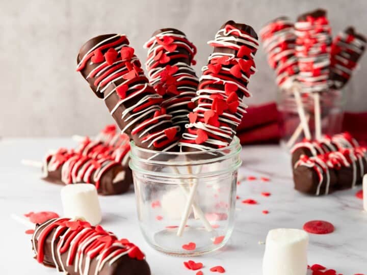 24 Unique Valentine’s Day Dessert Ideas They’ll Love - Three Kids ...