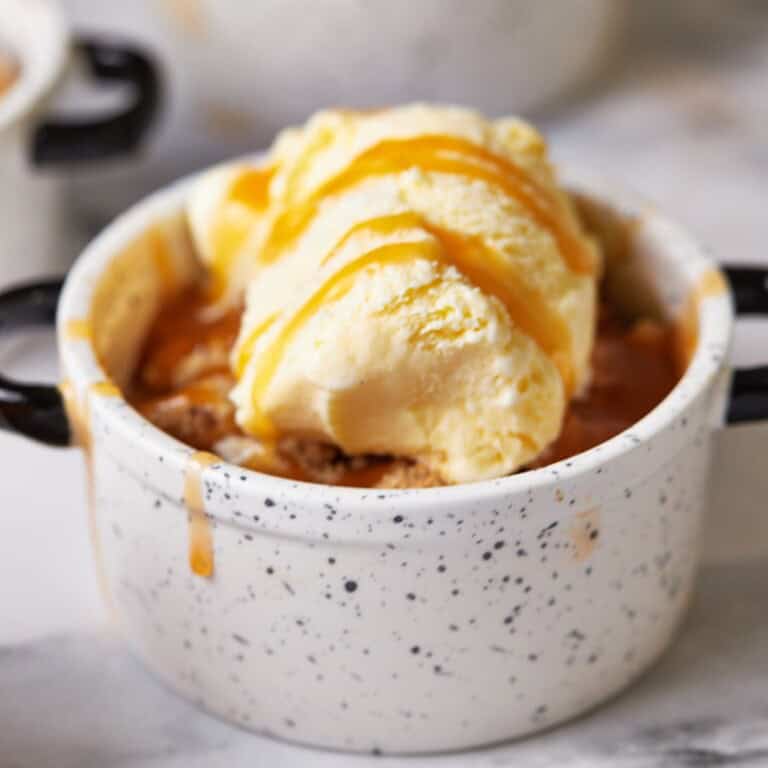 Mini Apple Crumbles with Cinnamon Oat Topping - Three Kids, Three Cats ...