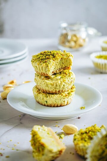 Mini Pistachio Greek Yogurt Cheesecakes - Three Kids, Three Cats, and a ...